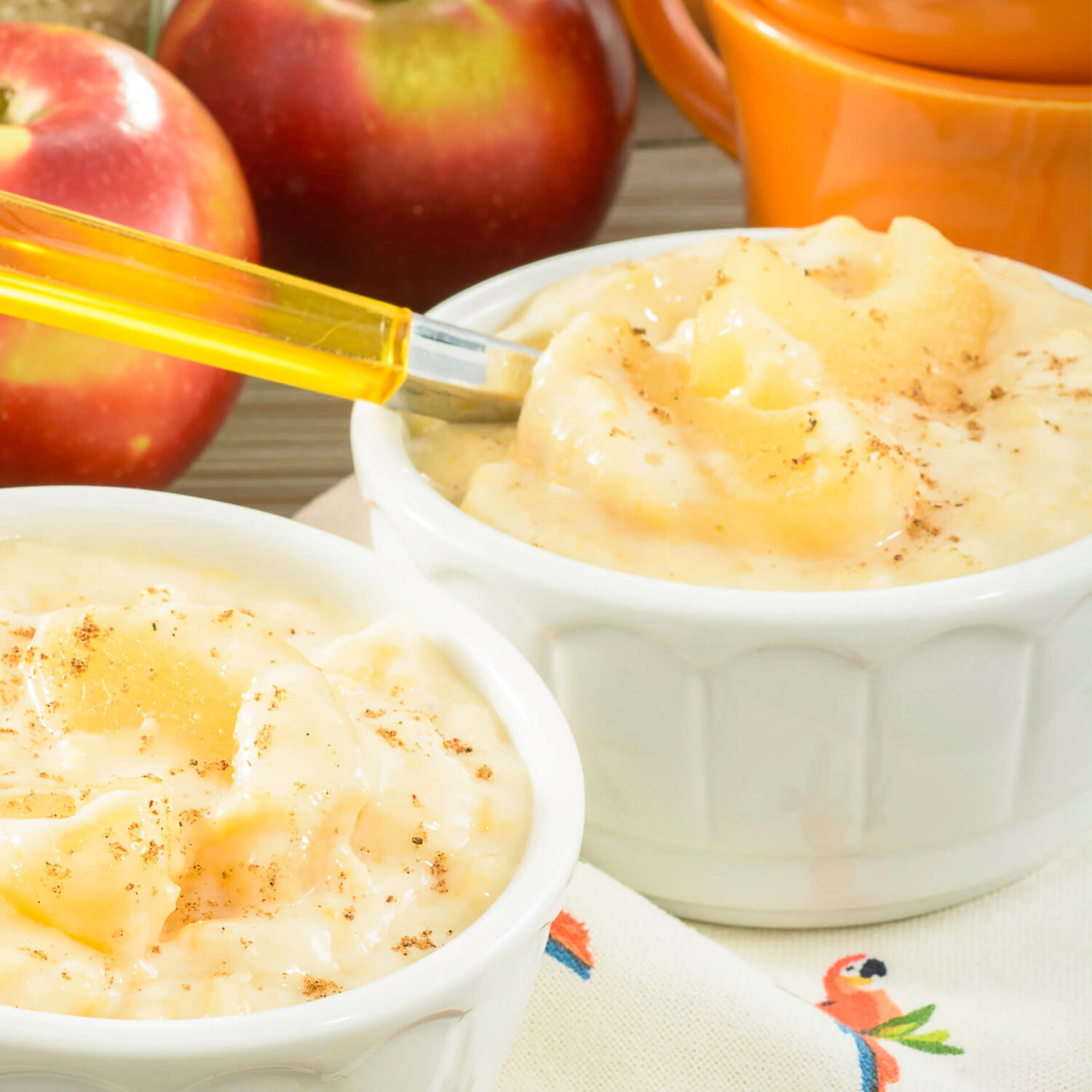 Pouding au riz aux pommes et à la cardamome | TOUGO